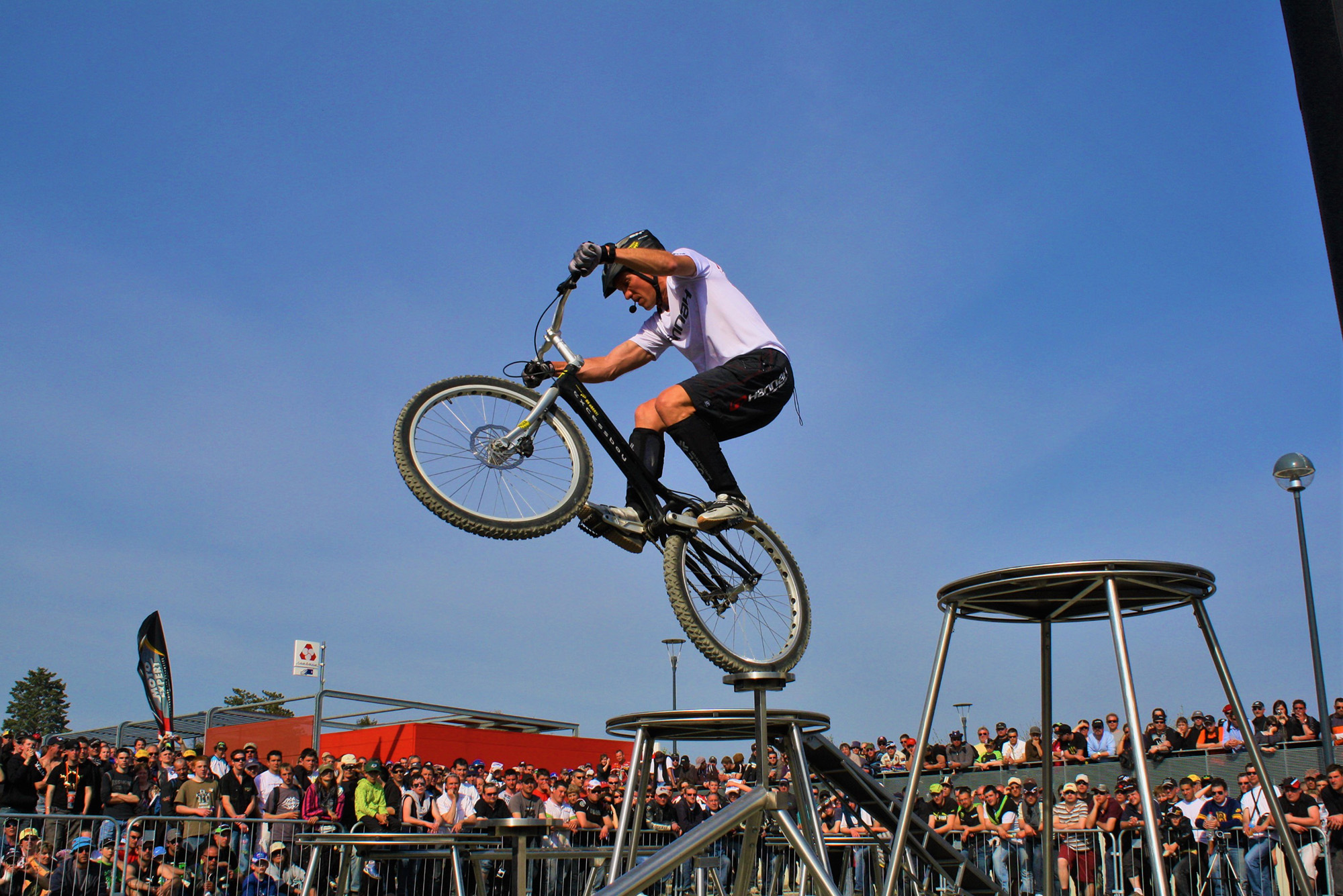 100% Trial - Acro Bike